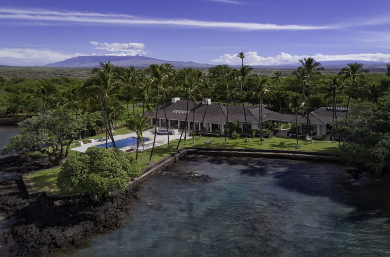 This Majestic Oceanfront Home on Hawaii's Big Island is What Dreams Are ...